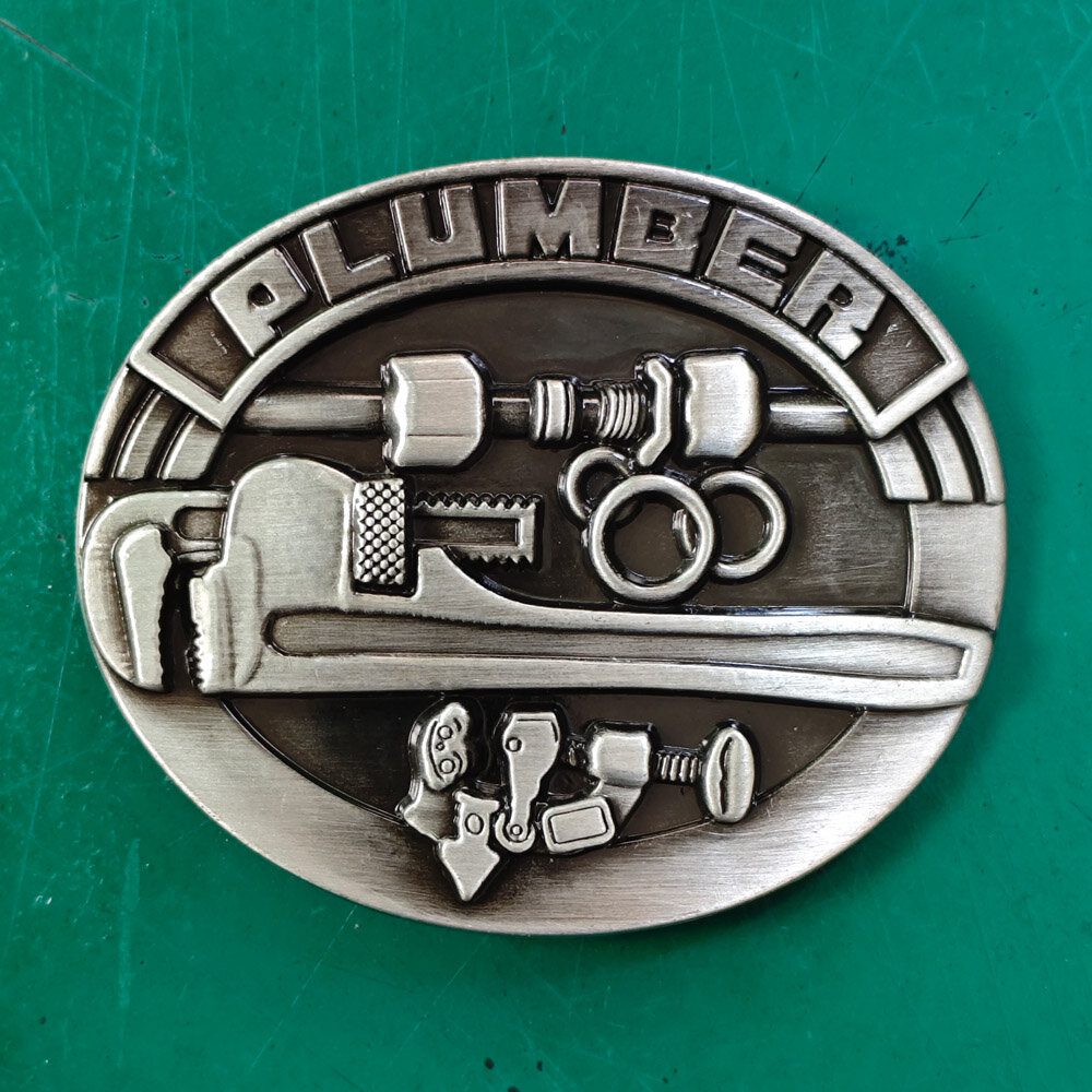 Пряжка для ремня 40 мм. Бляха на ремень мужской с инструменты сантехника