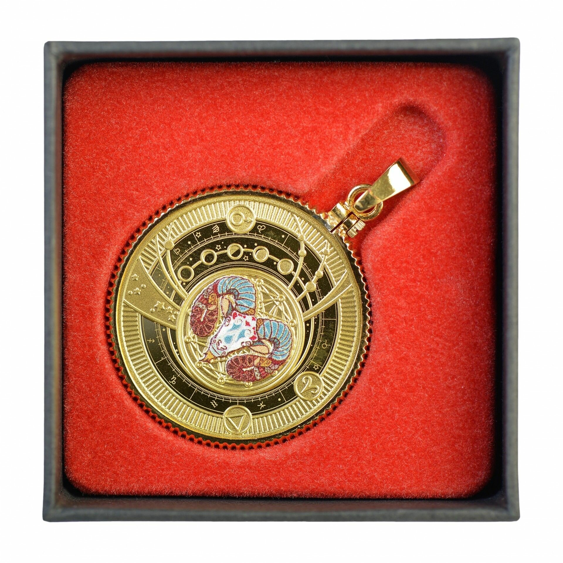 Монета серебряная Камерун 500 франков КФА 2018 г Знаки Зодиака-Овен. Серебряная монета-подвеска с позолотой.