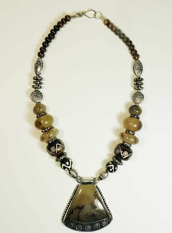 Колье, искусственный камень