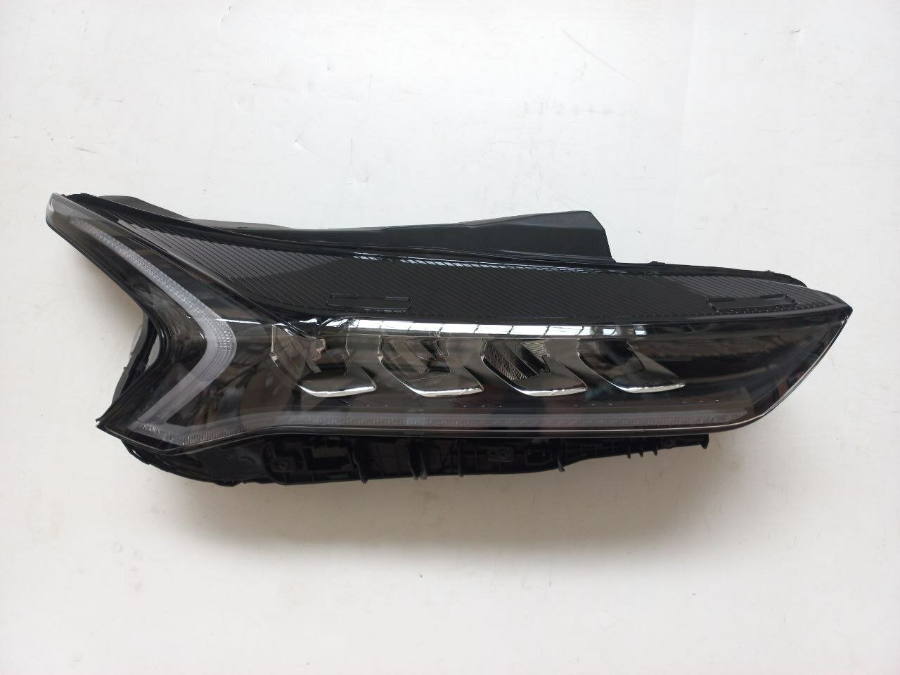 Фара правая KIA K5 [2.0 16V 6AT седан] 92102L2000