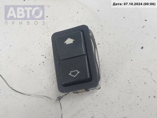Кнопка стеклоподъемника переднего правого BMW 5 E39 (1995-2003)