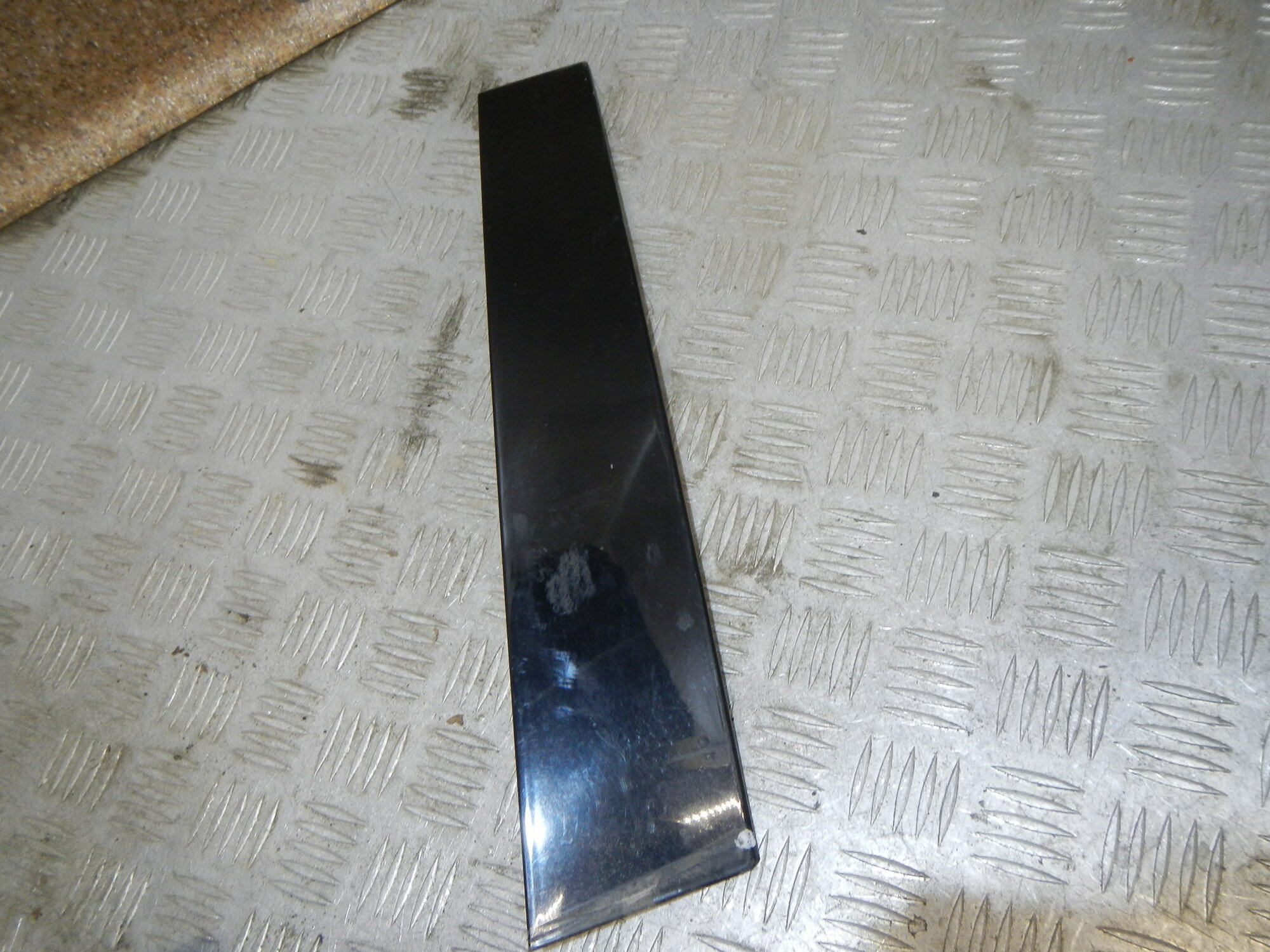 Б/У Накладка двери передней левой, Volkswagen (Фольксваген)-JETTA (06-11) VOLKSWAGEN JETTA (06-11) Царапины. 509606 VAG ...