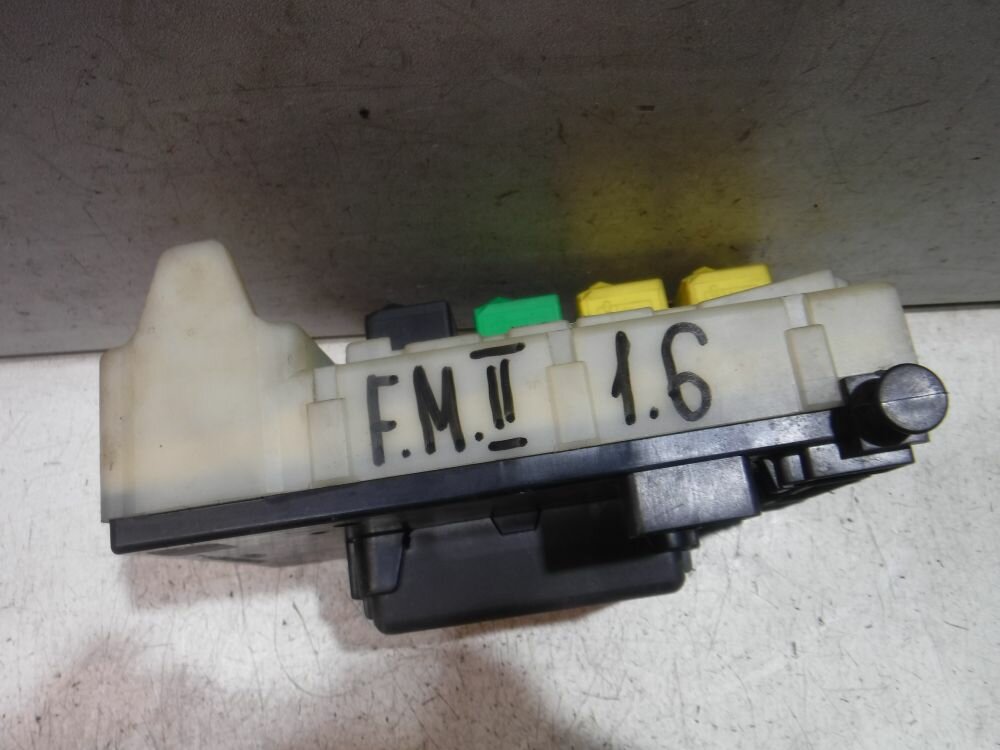 Блок предохранителей Ford Mondeo II 93BG14K150AD