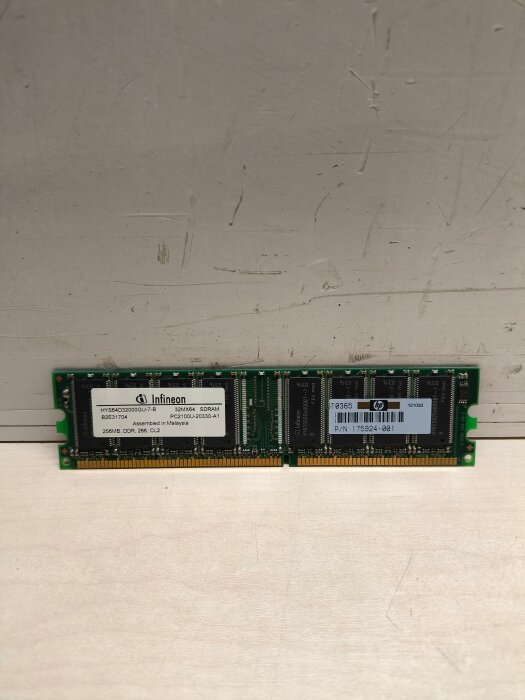 Оперативная память Infineon 256Mb P2100 HYS64D32000GU-7-B