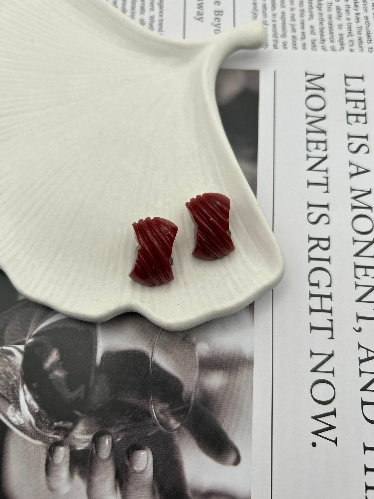 Советские винтажные пластиковые серьги клипсы