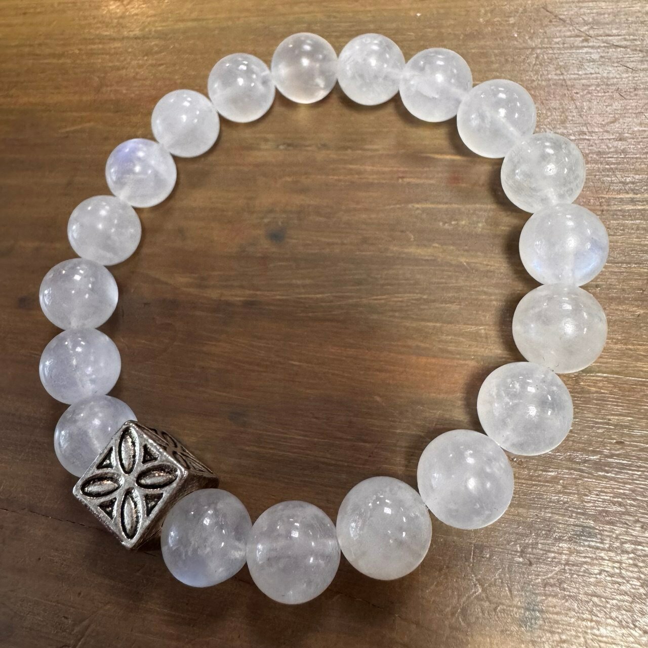 Эластичный браслет, лунный камень