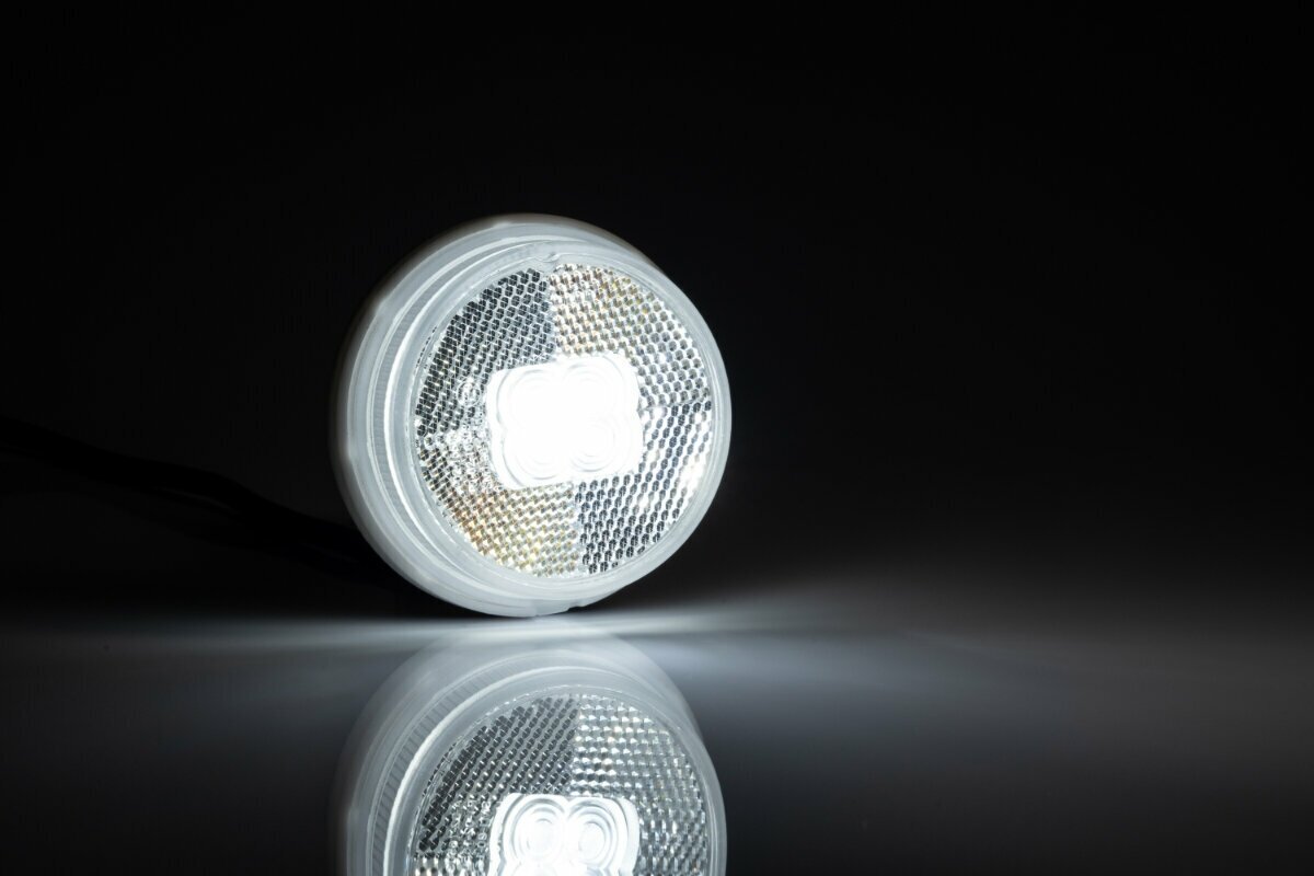Фонарь габаритный светодиодный Fristom FT-060 B LED белый со светоотражателем и проводом, (1 шт.)