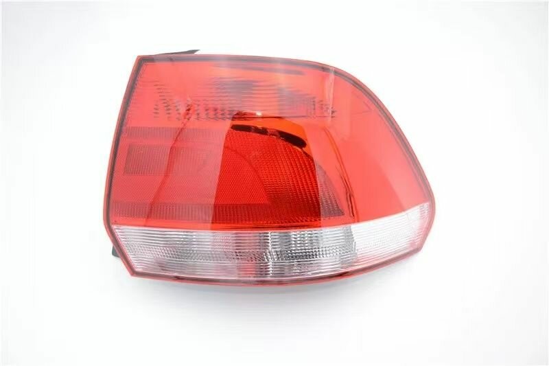 Фонарь задний Volkswagen Polo 2009-2015 галогенный, правый