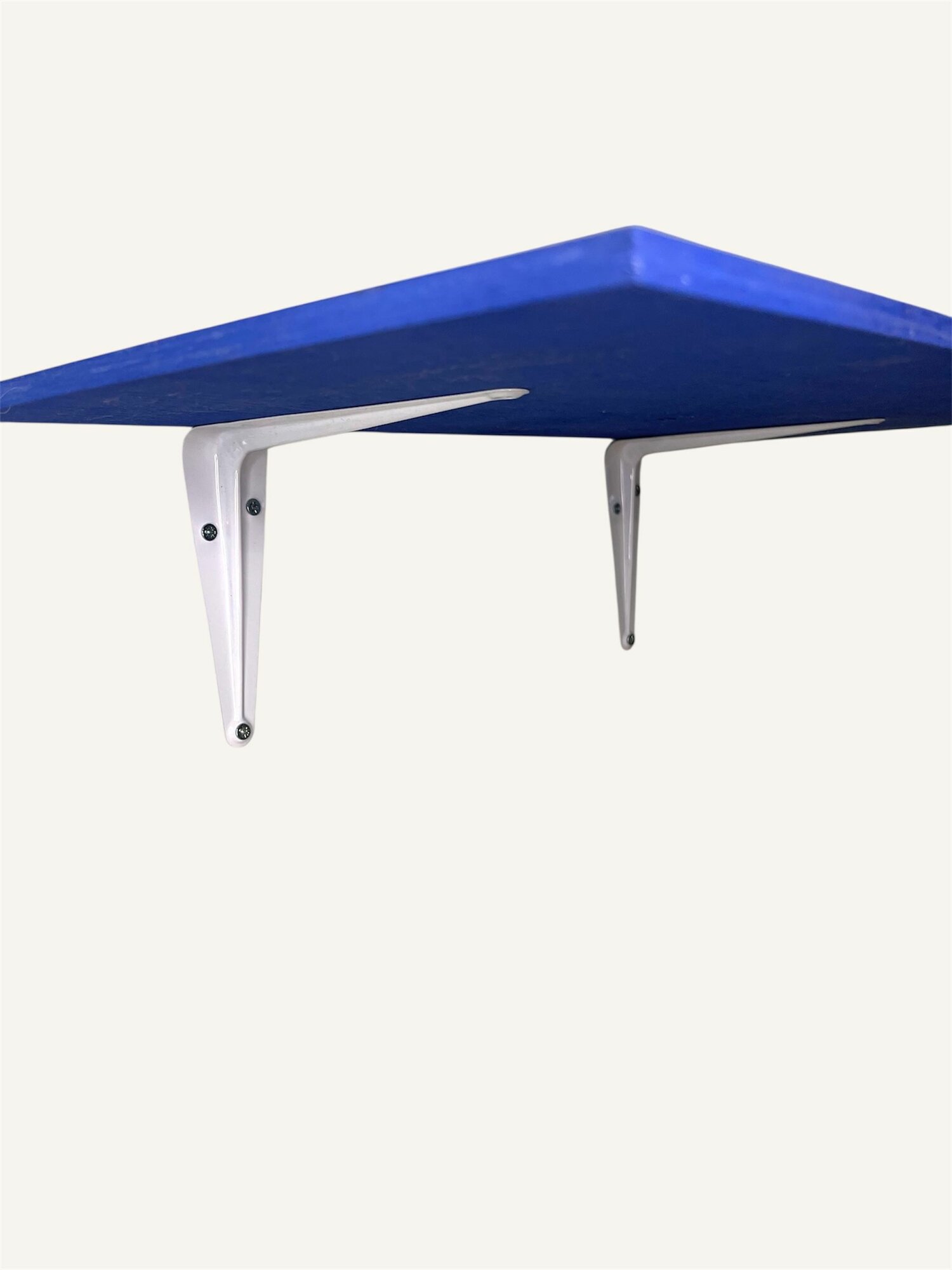 Полка из фанеры с кронштейном Белая