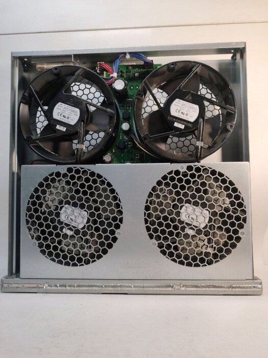 Блок вентиляторов Cisco FAN-MOD-9SHS 4XEFC1748DG DC48V 1.84A