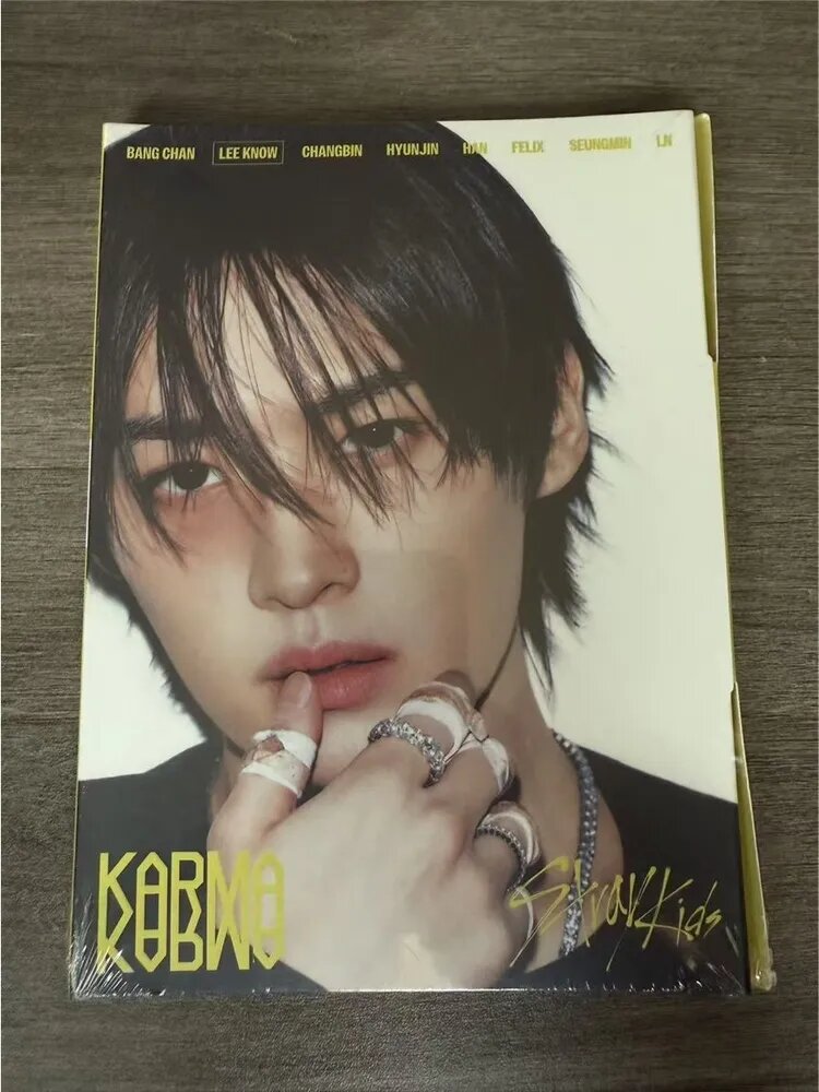 Альбомы Stray Kids - 4th Album KARMA Включая предпродажные подарки (K-POP Franchise store)