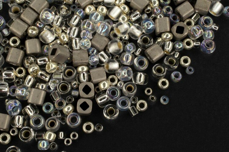 Бисер японский TOHO MIX 3201, смесь форм и размеров, оттенок белый/серебристый, 10 грамм