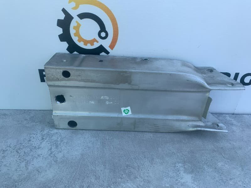 Кронштейн усилителя переднего бампера левый Mercedes Benz GLK-Class X204 A2046201595