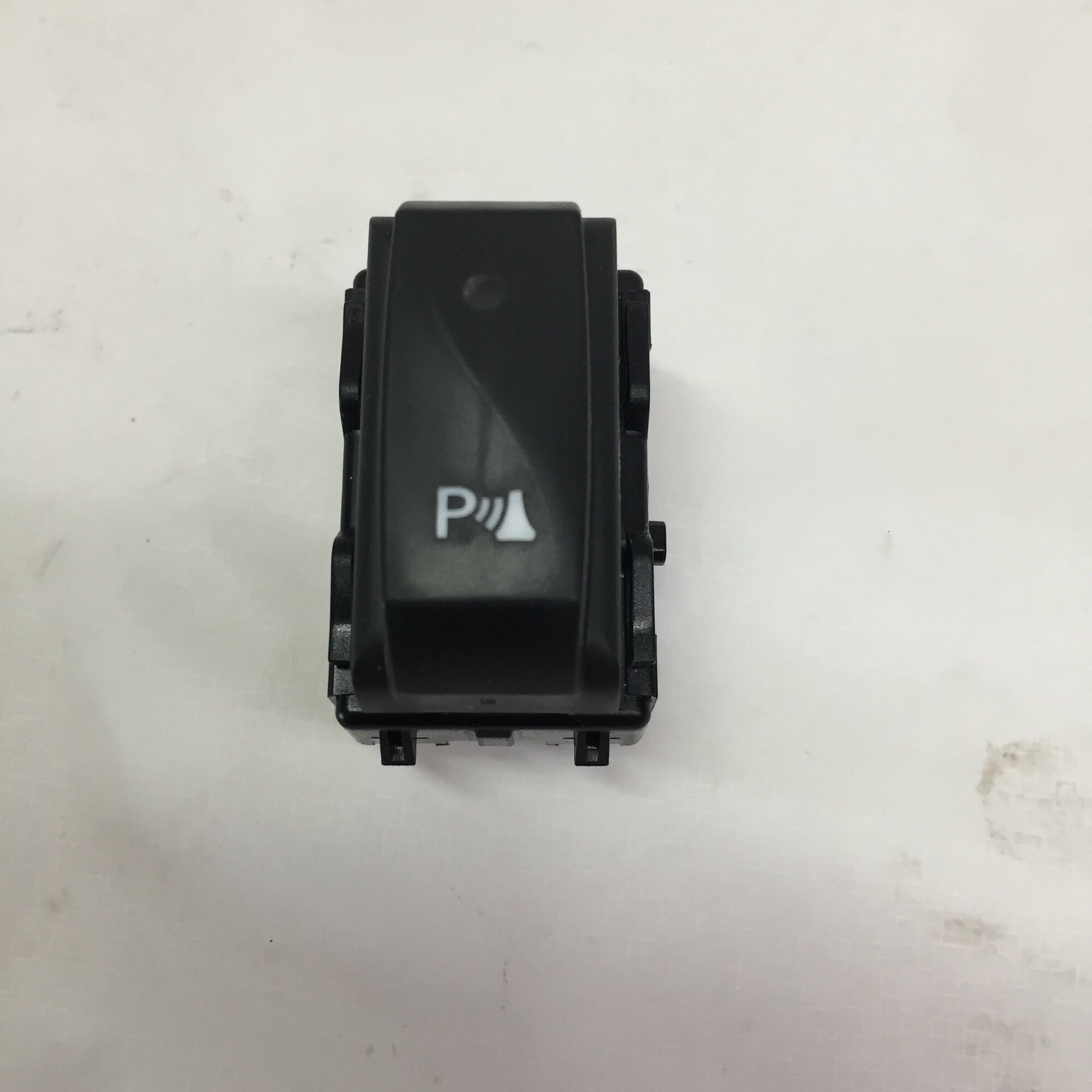 Выключатель системы парковки Renault 284487506R Renault Dacia Logan Sandero Symbol