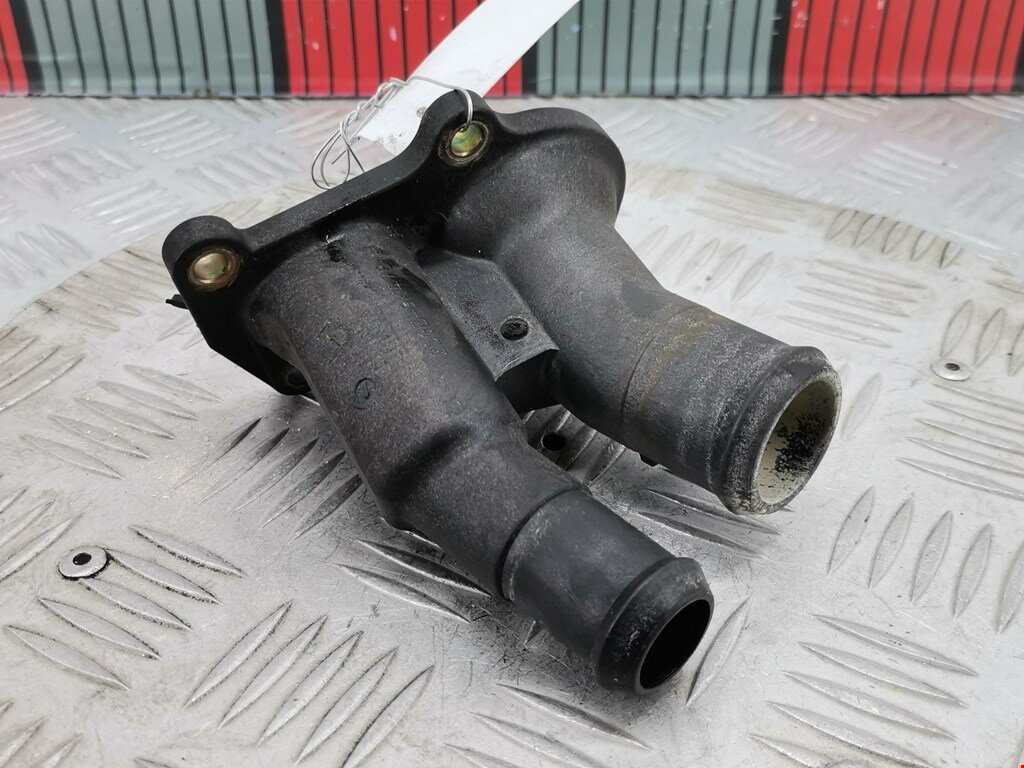 Корпус термостата Ford Fusion 1707050 арт. 1802860