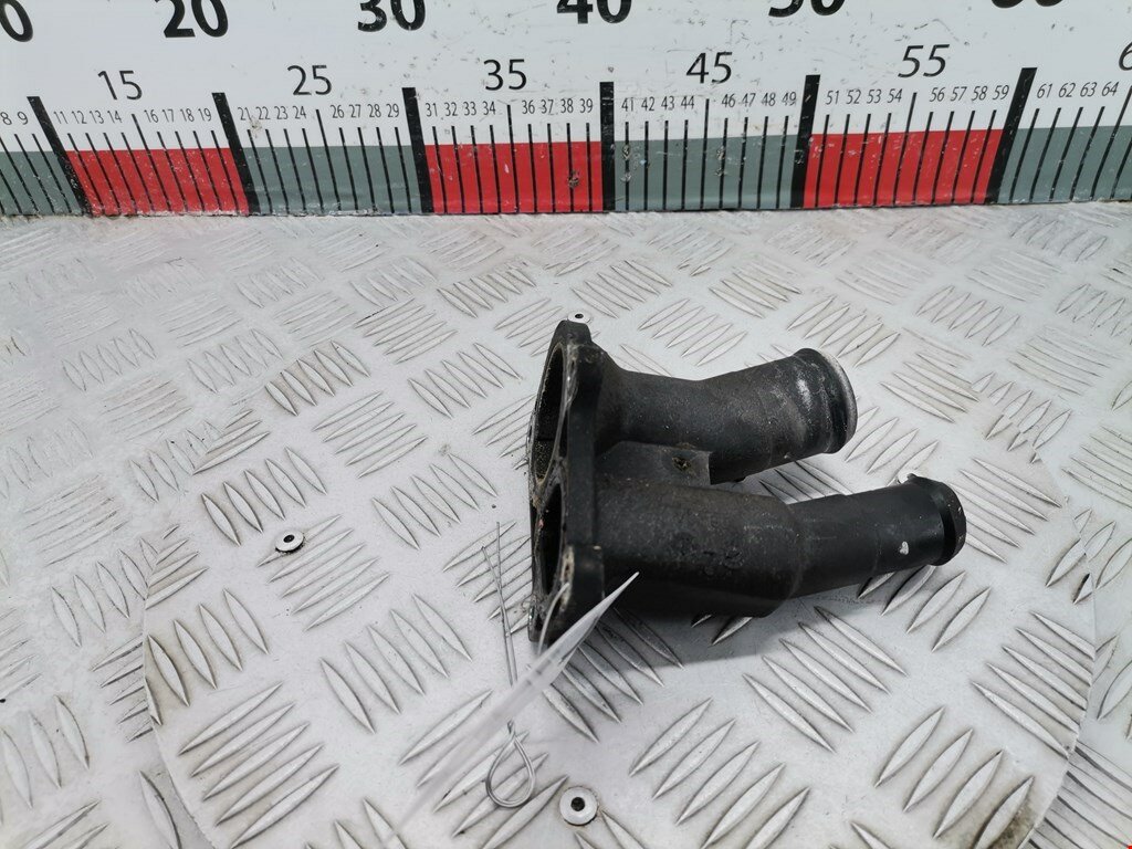 Корпус термостата Ford Fiesta 6 2S6G9K478BD арт. 1847184