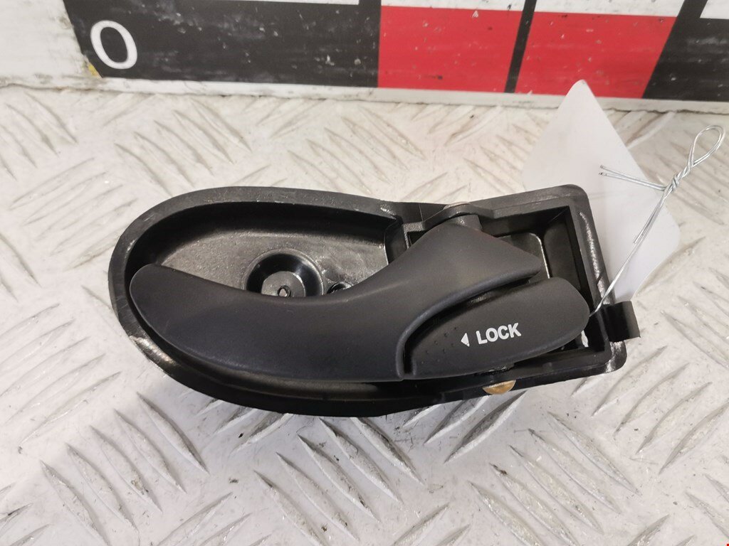 Ручка двери внутренняя передняя правая Ford Focus 1 XS41A22600AH арт. 1517197