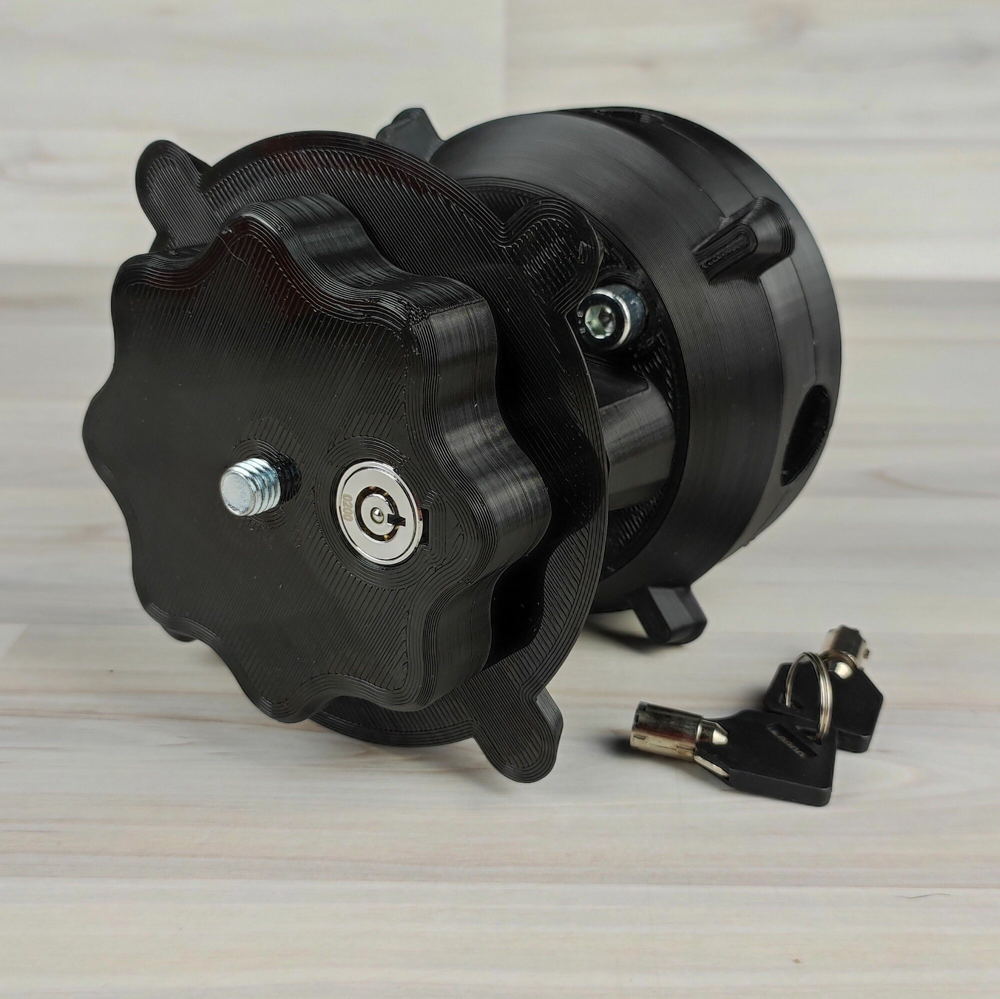 Крепление С замком для экспедиционной канистры "Экстрим+", PETG / 3D-печать, на багажник дуга/труба d18/d20 мм, чёрный