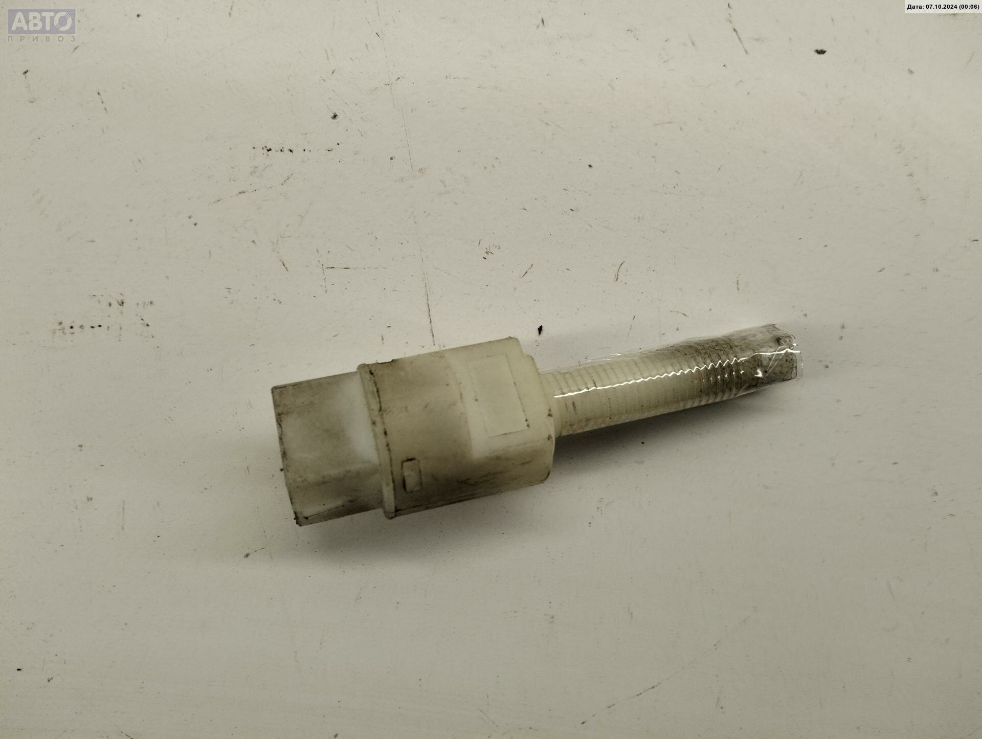 Датчик (включатель) стоп-сигнала Volkswagen Passat B5+ (GP)