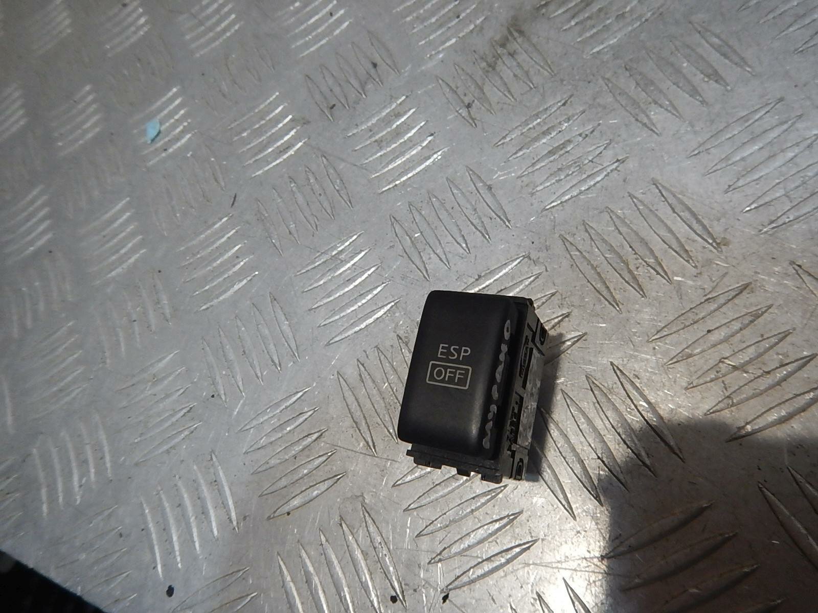 Б/У Кнопка, Nissan (Ниссан)-MURANO (Z50) (04-08) NISSAN MURANO (Z50) (04-08) ESP OFF Без видимых повреждений. 463074 NISS...