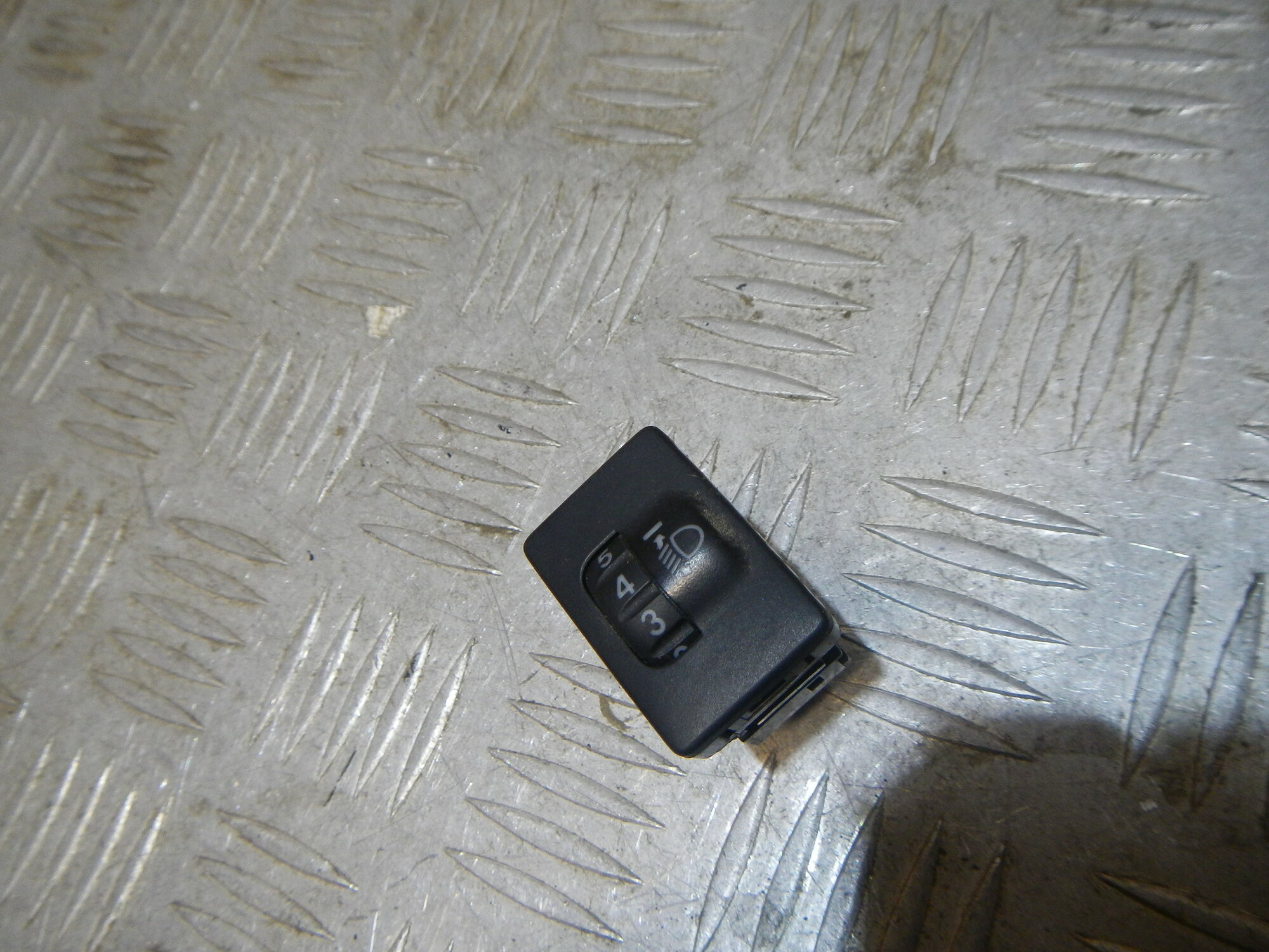 Б/У Кнопка корректора фар, Toyota (Тойота)-RAV4 (06-13) TOYOTA RAV4 (06-13) Без видимых повреждений. 514009 TOYOTA арт. ...