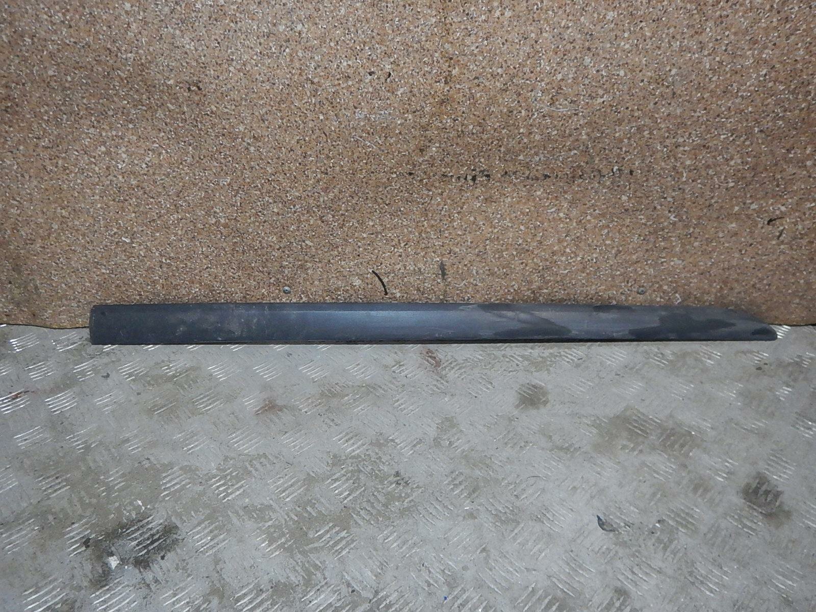 Б/У Молдинг двери передней правой, Skoda (Шкода)-FABIA (07-14) SKODA FABIA (07-14) царапины. 493728 VAG арт. 5J6853516