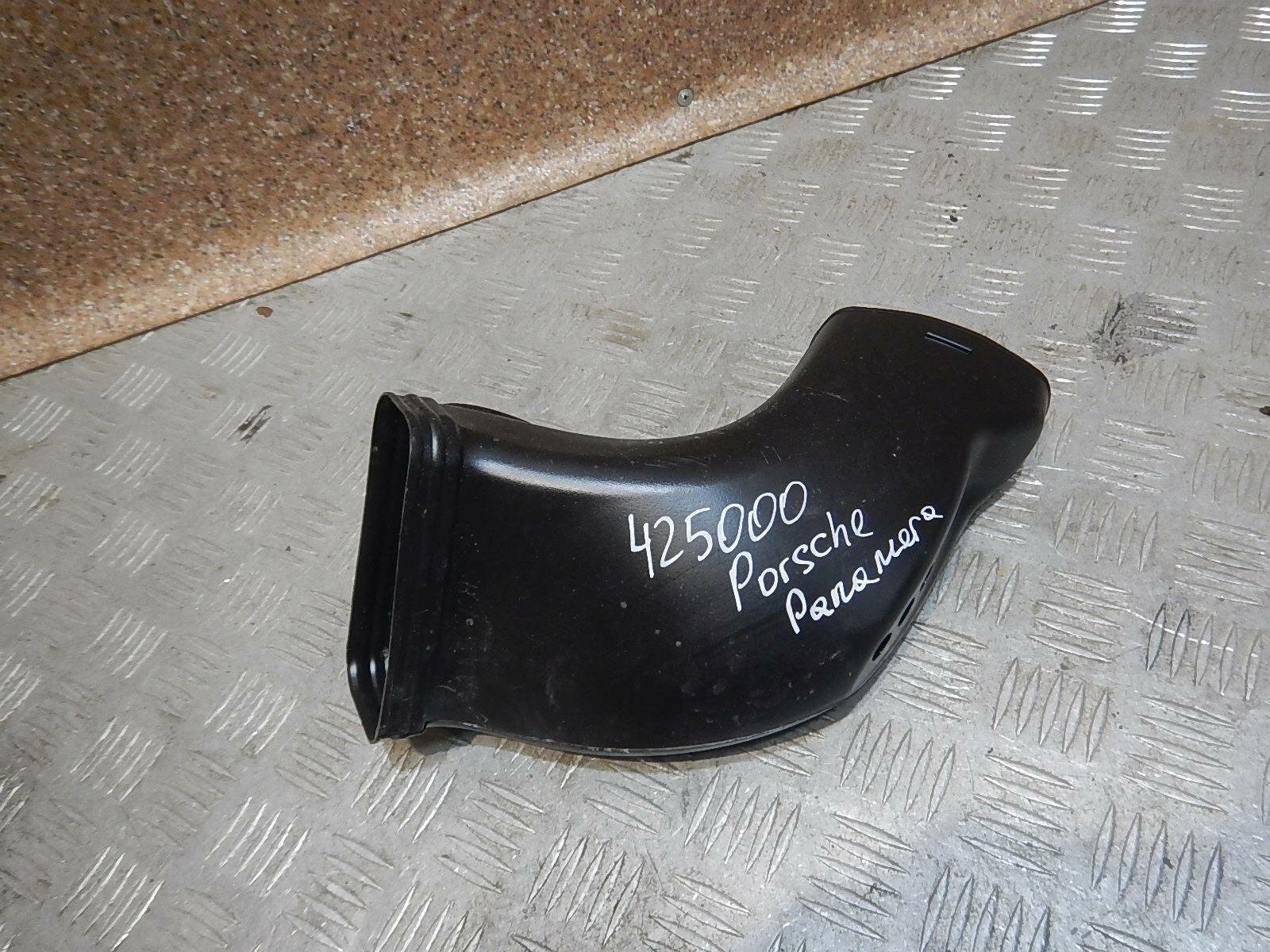 Б/У Воздуховод, Porsche (Порше)-PANAMERA (09-) PORSCHE PANAMERA (09-) Новый. 425000 VAG арт. 97011027101