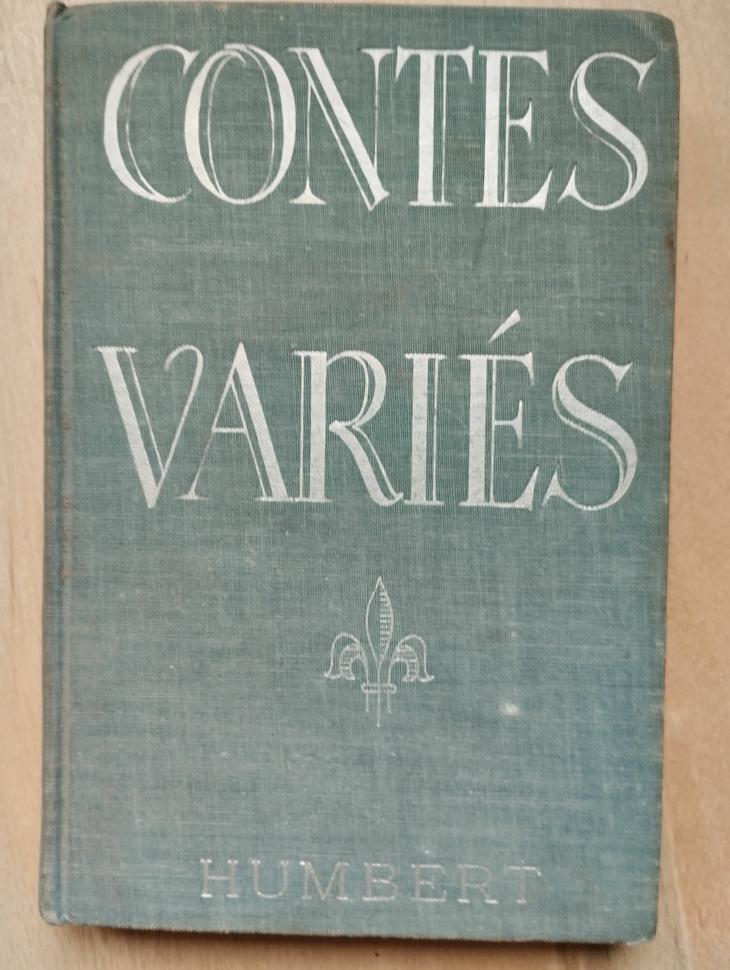 Humbert. Contes varies / Контес меняется (книга на французском языке)