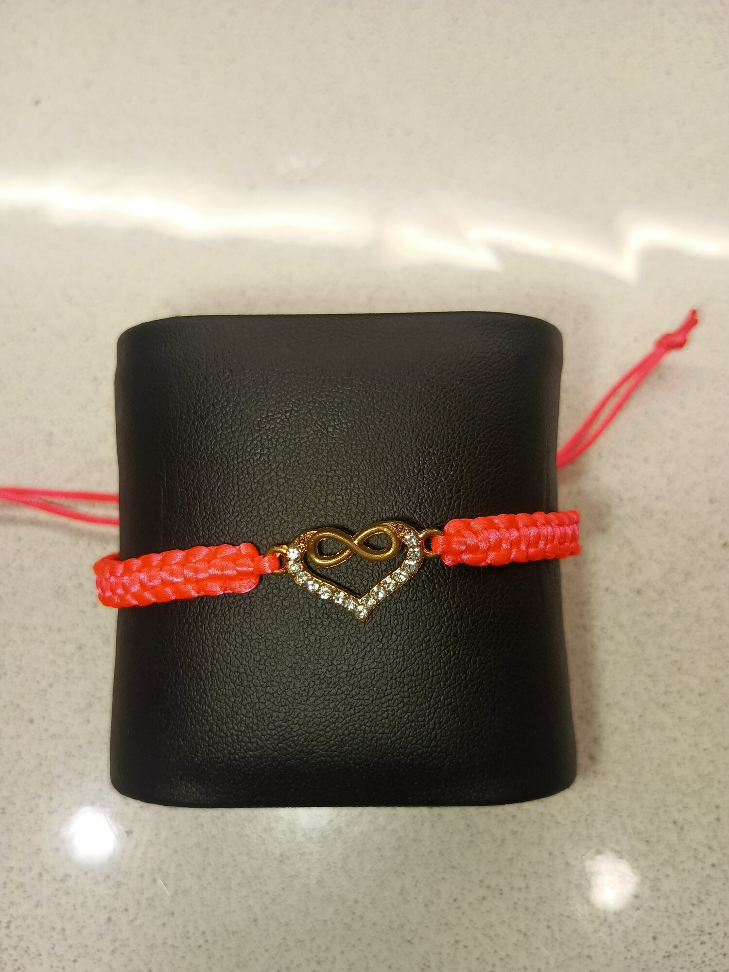 Плетеный браслет