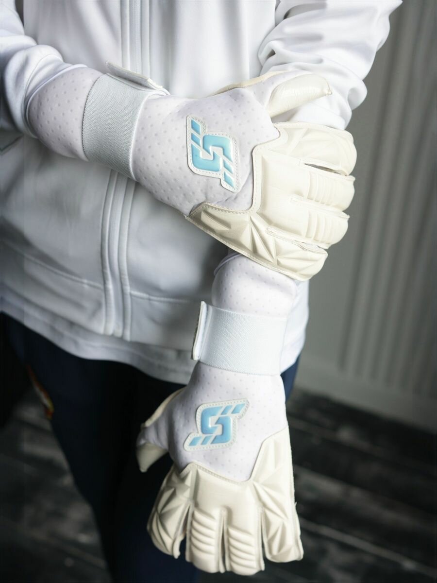 Перчатки вратарские