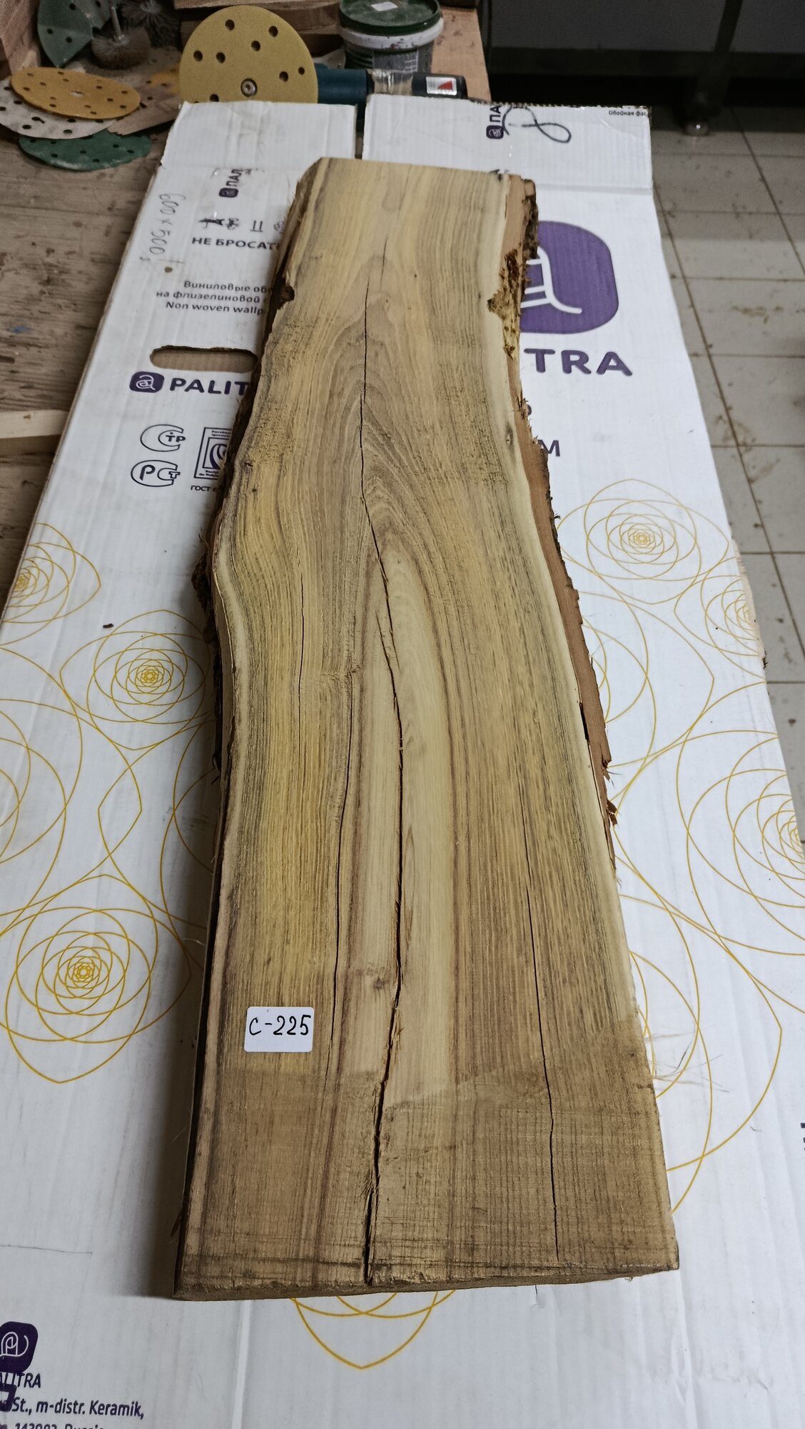 Слэб из акации, 86х20х6 см(С225) высушенный , влажность 8%, фрезерован, не шлифован