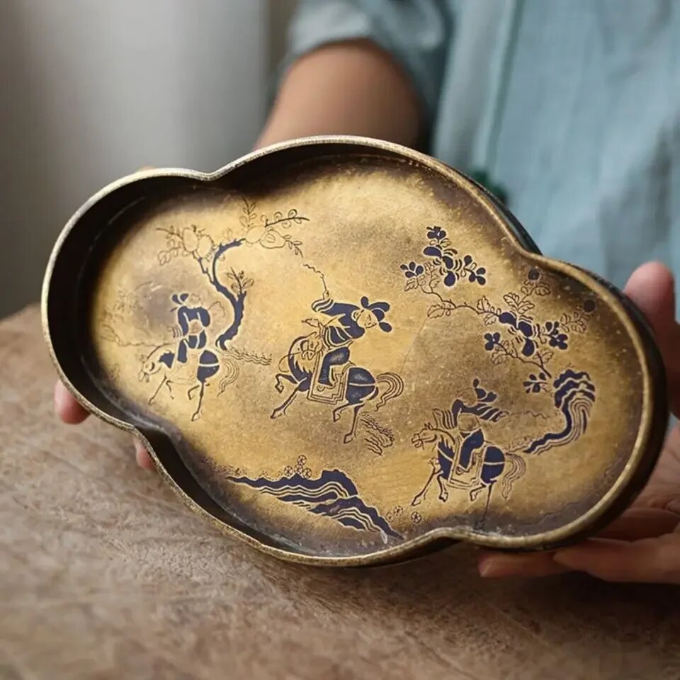 Латунный поднос Hunting map