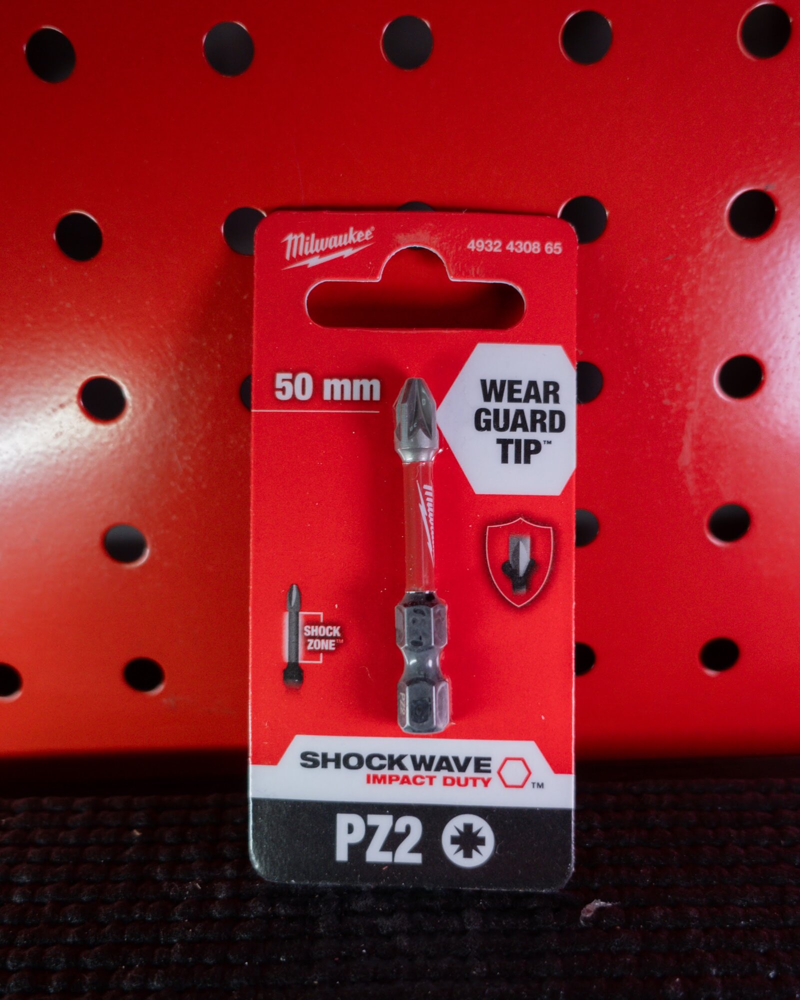 Биты Milwaukee Shockwave Impact Duty PZ2 50 мм-Shock Zone уменьшает давление на наконечник