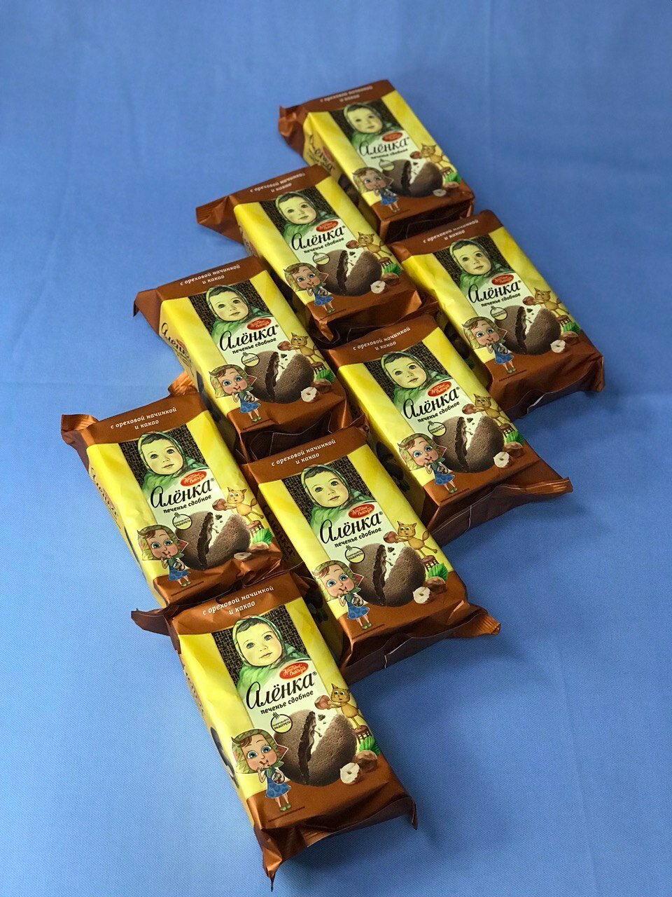 Печенье Аленка сдобное с ореховой начинкой и какао