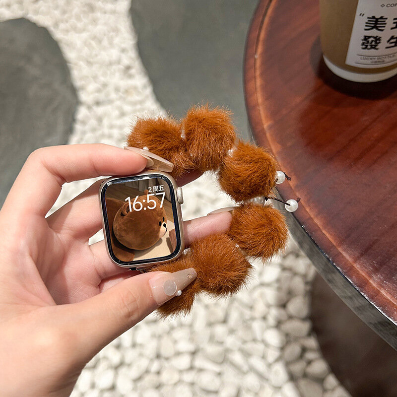 Эластичный ремешок с плюшевыми шариками для Apple Watch 1-9/10-11/SE1-3/ULTRA1-3(42/44/45/46/49 мм), коричневый