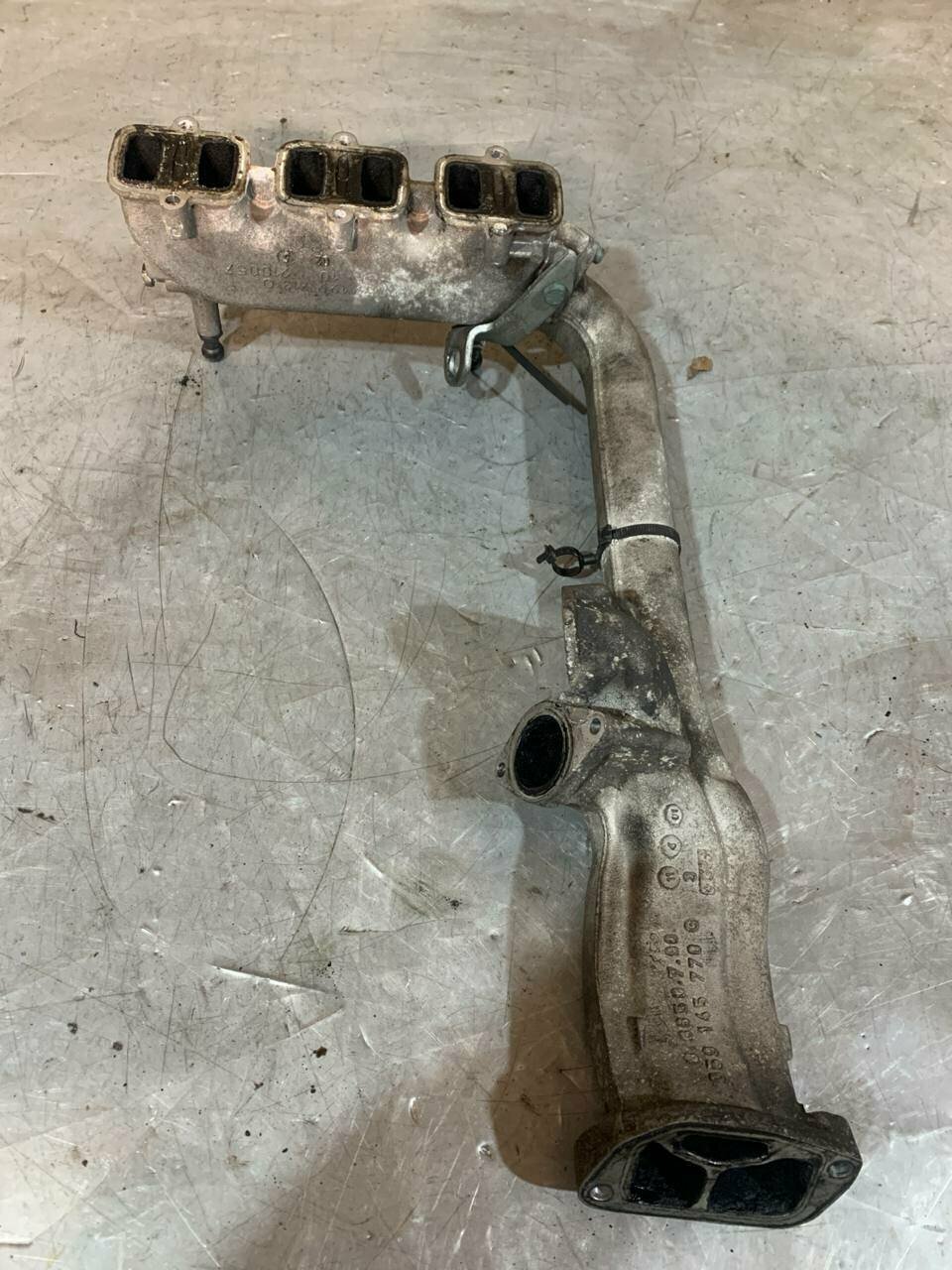 Впускной коллектор Audi A6 Allroad C5 (2000 - 2006) 059129713O