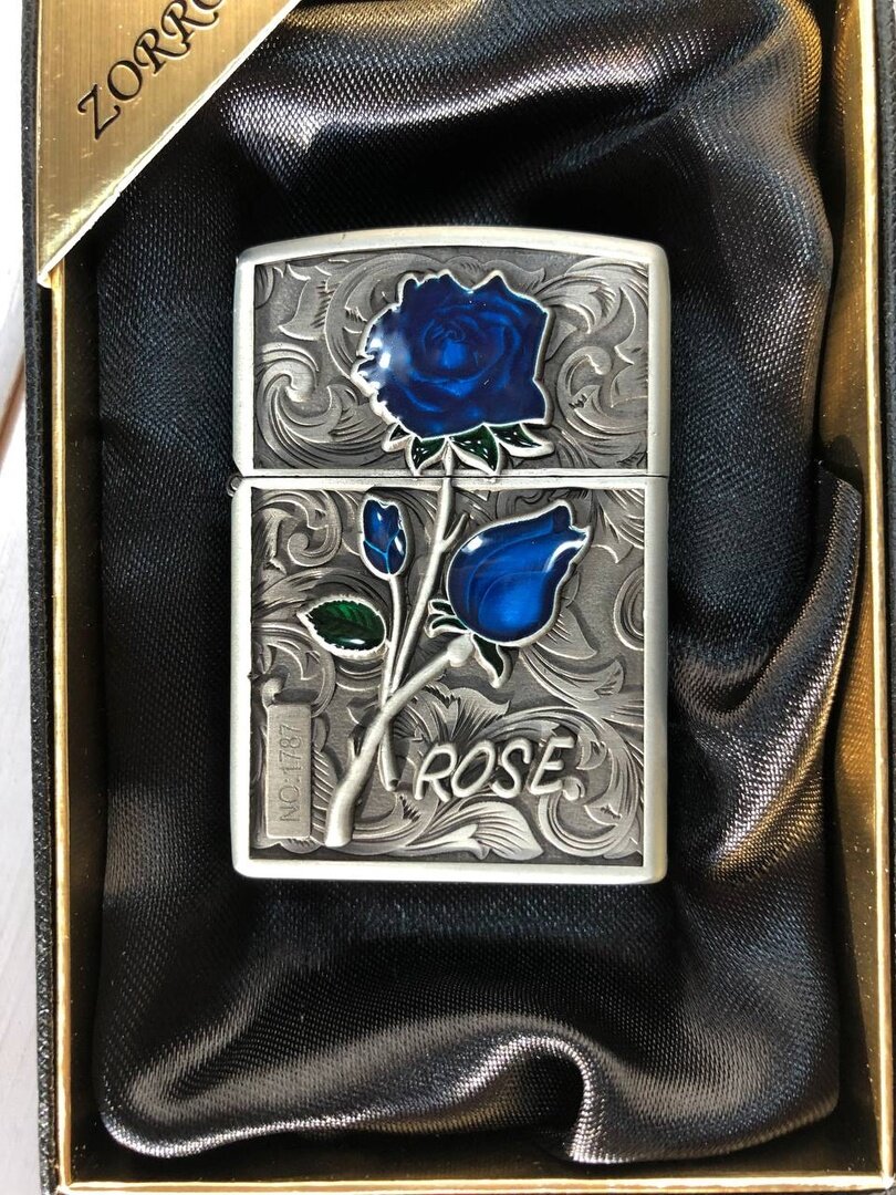 Сувенирная зажигалка Zorro бензиновая без заправки Синяя Роза