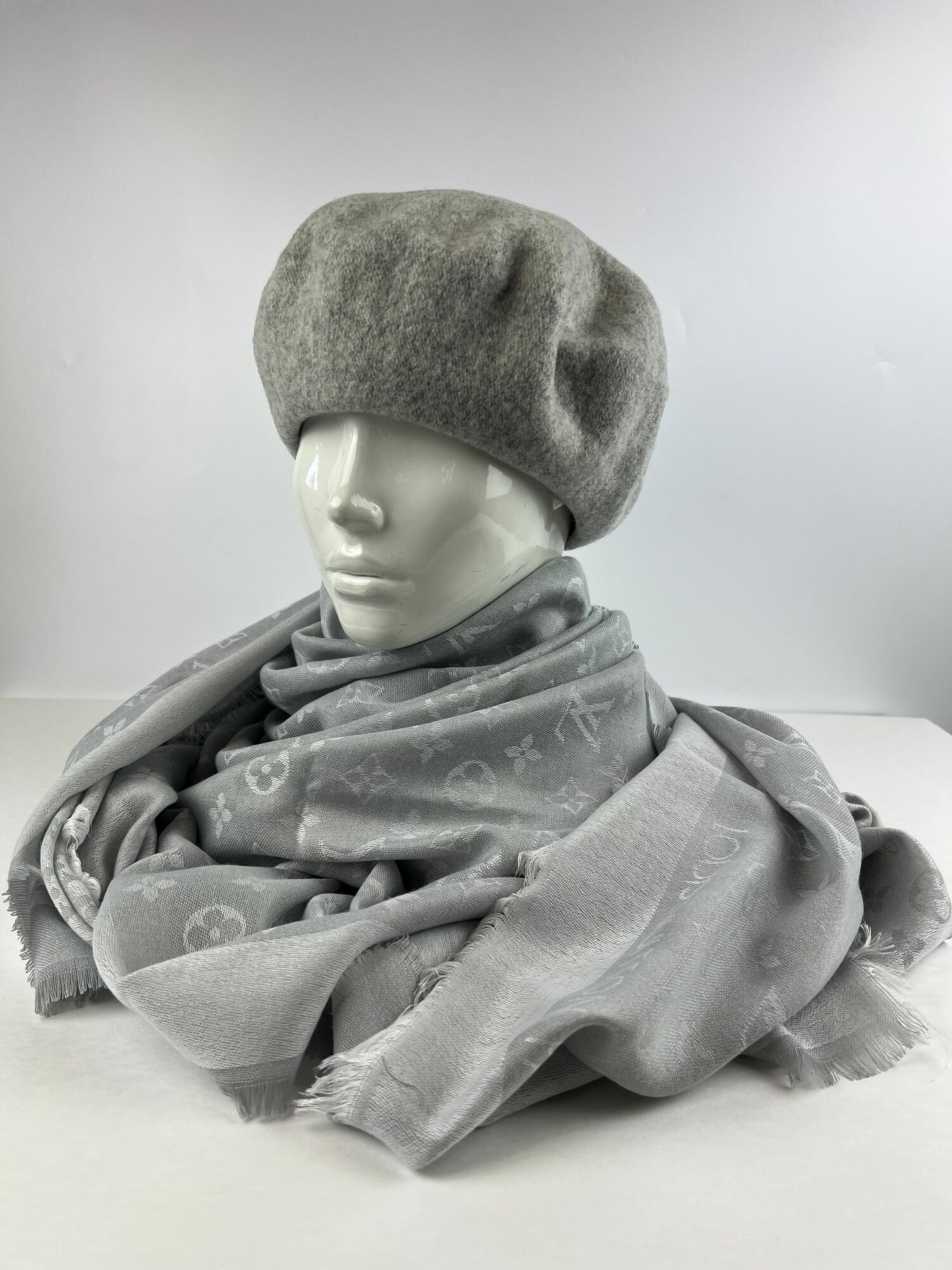 Комплект с головным убором для женщин