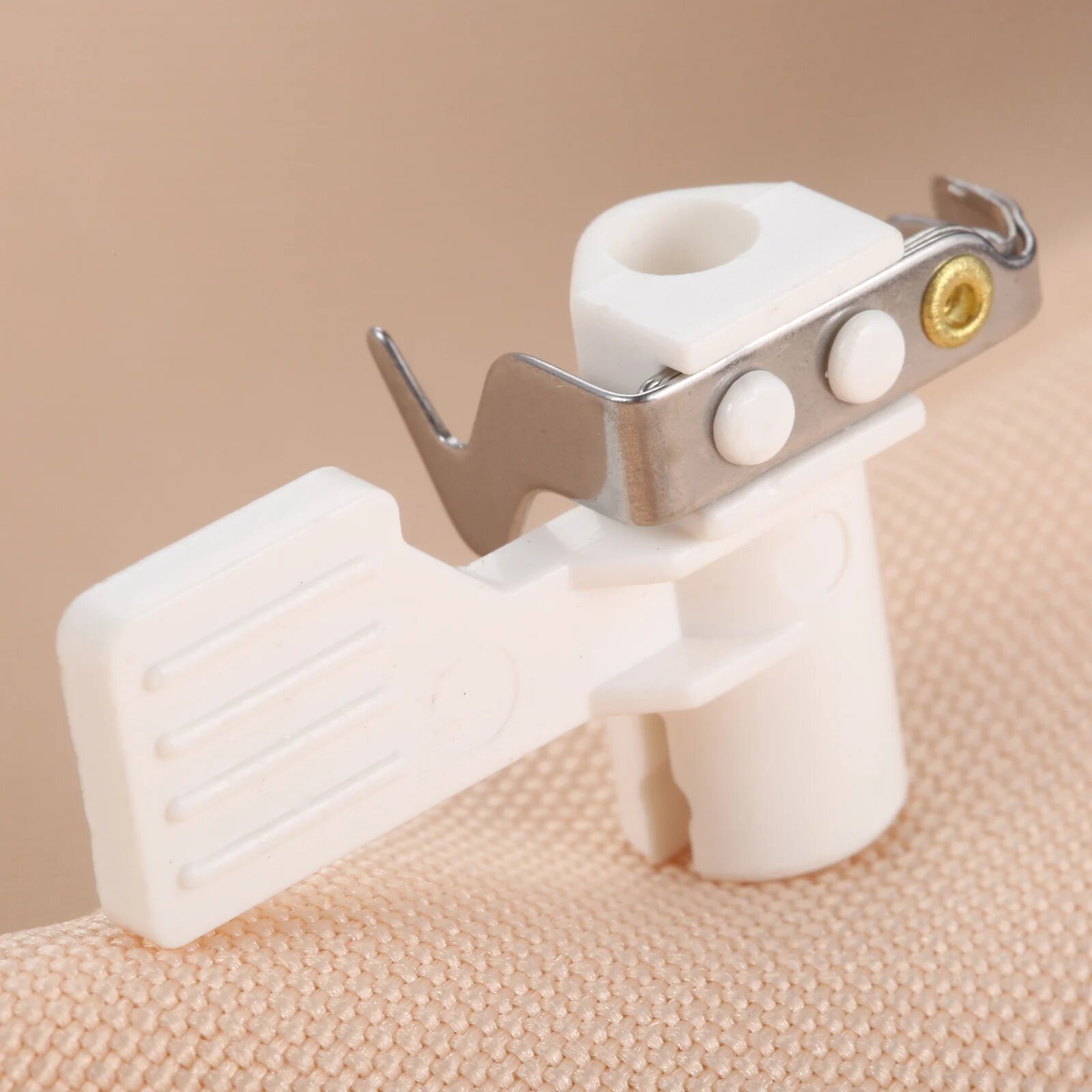 Нитевдеватель для швейных машин Singer