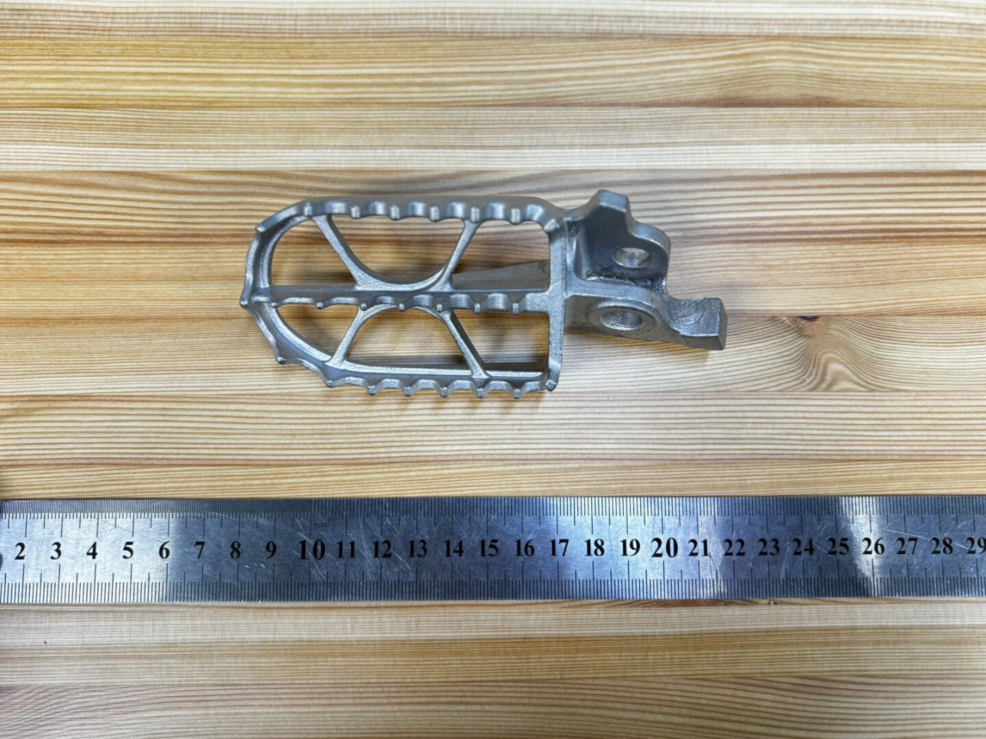 Подножка левая М BSE M2 M2Y M4 M8 RTC 300