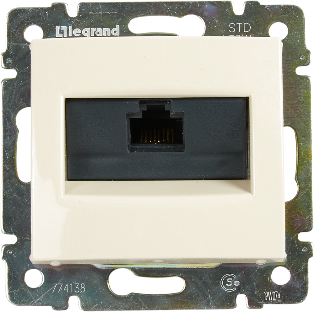 Розетка компьютерная RJ45 категория 5e UTP Legrand Valena с захватами цвет слоновая кость