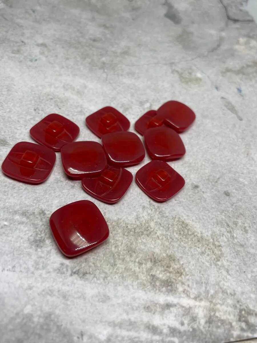 Пуговицы для шитья 18х18мм