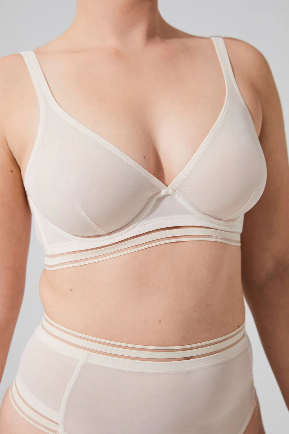 Бюстгальтер-невидимка