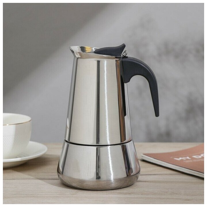 Гейзерная кофеварка "Magistro Classic" на 6 чашек, 300 мл, нержавеющая сталь, цвет хромированный