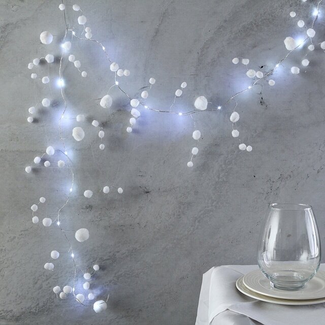 Светодиодная гирлянда на батарейках Снегопад 3.9 м, 40 холодных белых LED ламп, серебряная проволока, IP20, Kaemingk, 483644