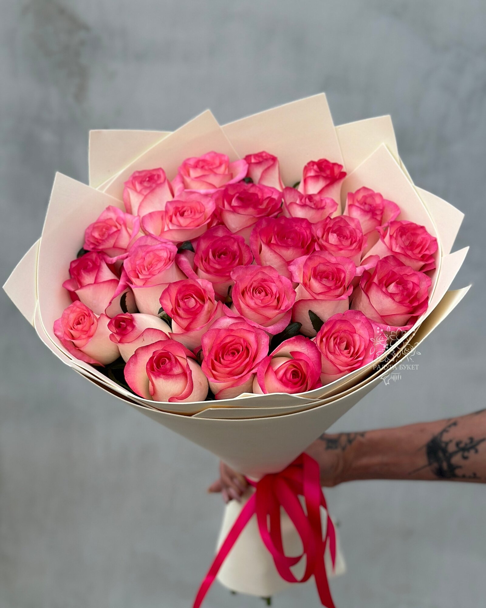 Букет цветов из 25 розовых роз Джумилия 50см / Арт.641288 / Радуга Букет