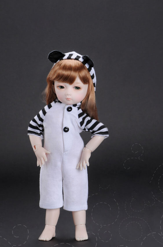 Костюм Dollmore Panda Cosmo Set White (Панда белый для кукол Доллмор 26 см)