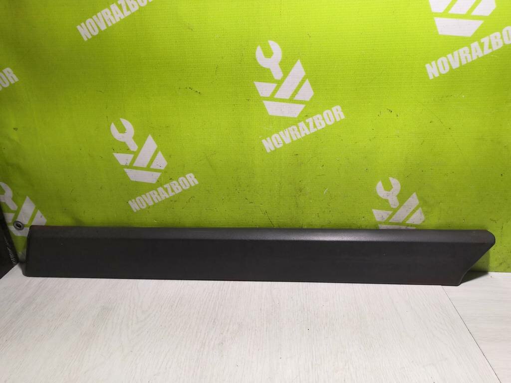 Молдинг задней левой двери VW Passat B3 1988-1993