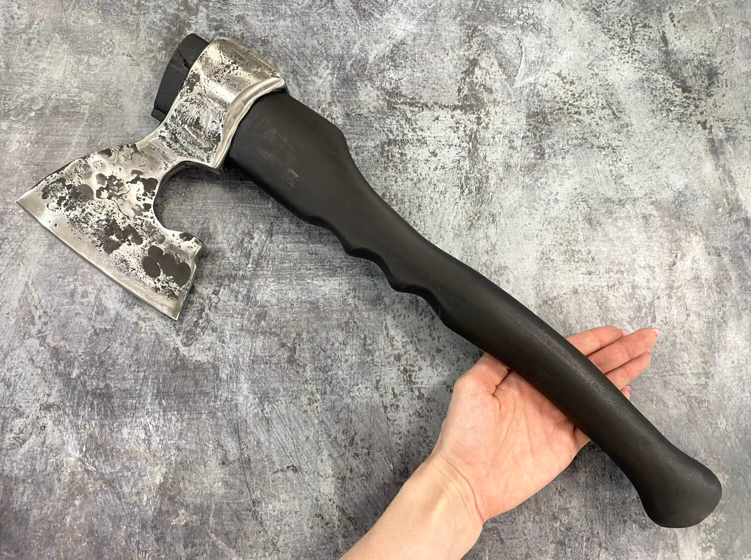 Топор большой кованый чёрный, сталь Р9 быстрорез, рукоять берёза