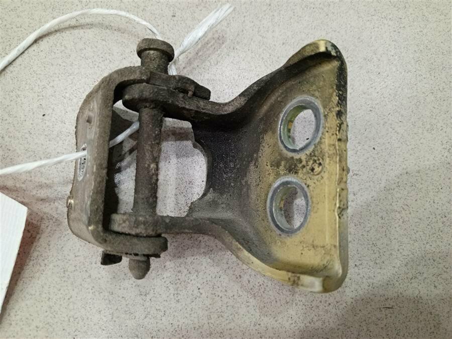 Петля двери передней правой нижняя от Peugeot 307 2001-2008